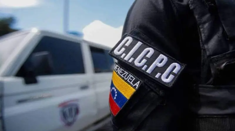 Detenidos tres empleados por robar mercancía del comercio