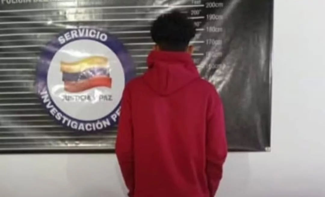 La enamoró por Facebook para que huyera de su casa